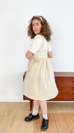 Ellie pinafore – Studio Minapop