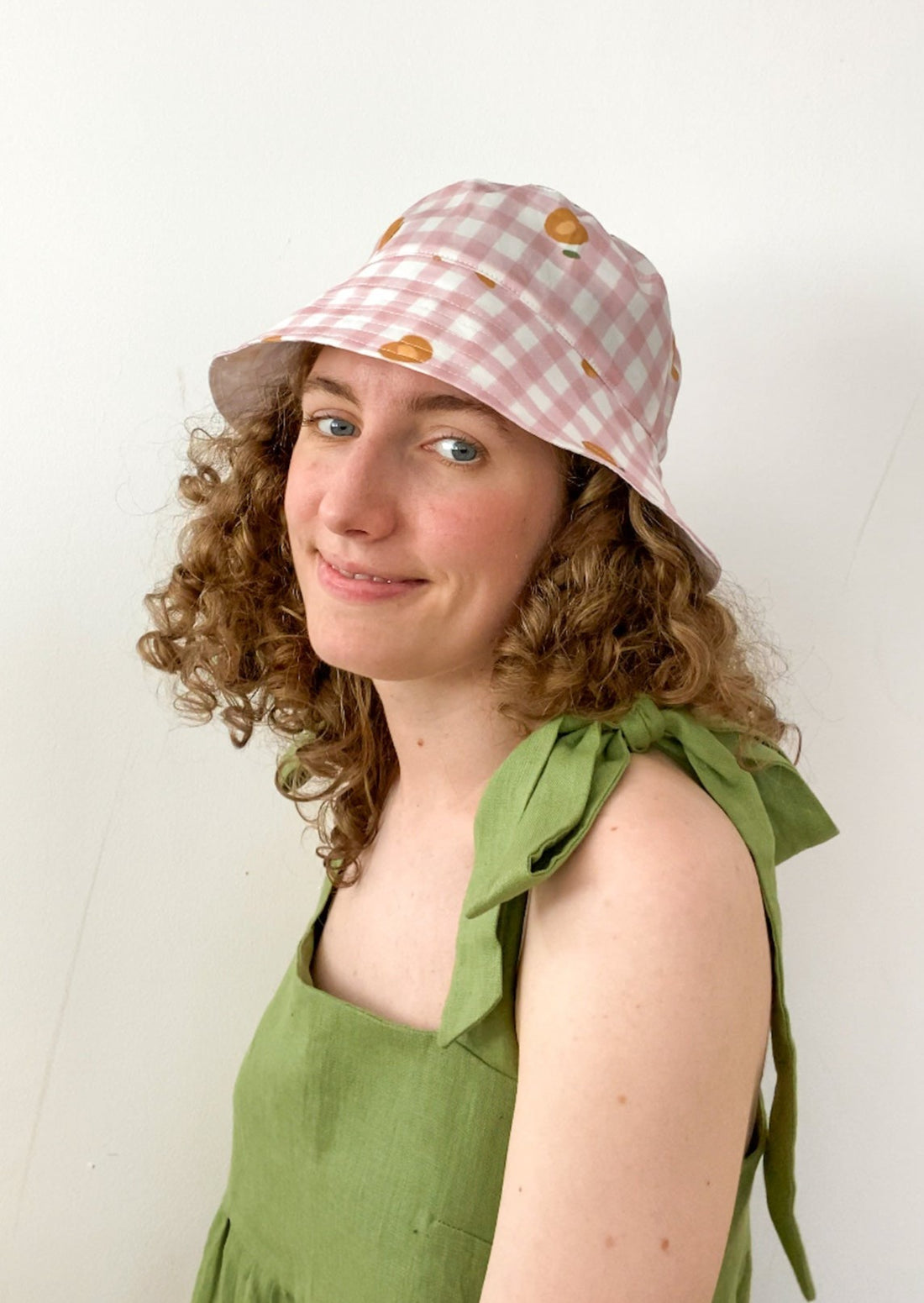 Apricot bucket hat – Studio Minapop